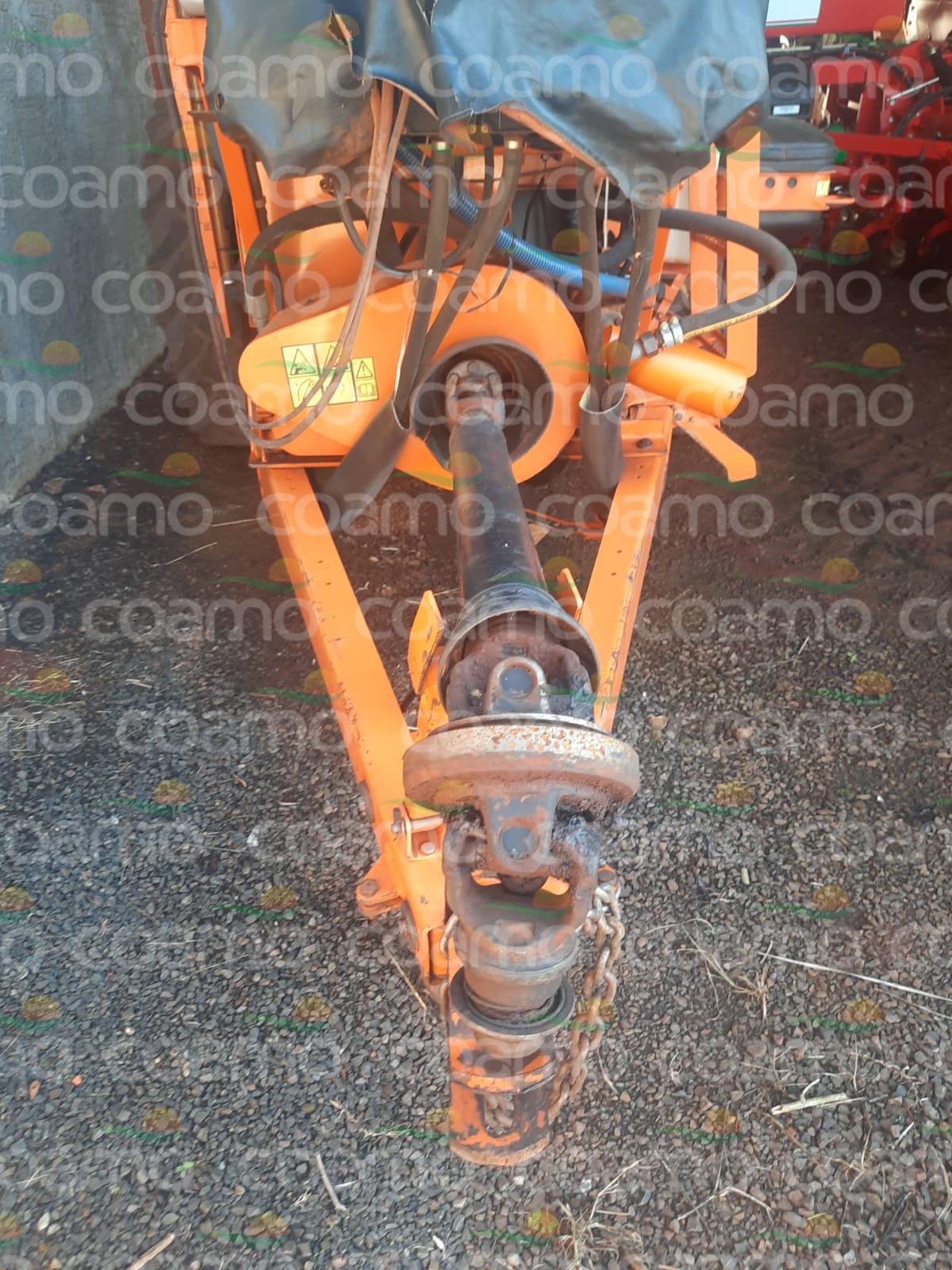 Coamo Máquinas | Pulverizador Jacto Advance 3000 AM 18 Vortex ano 2012